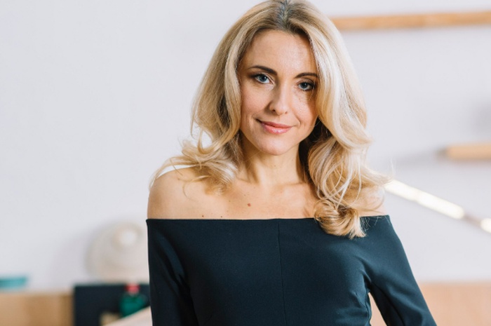 Dating Women Over 50: The Younger Man’s Guide to Finding Mature Women