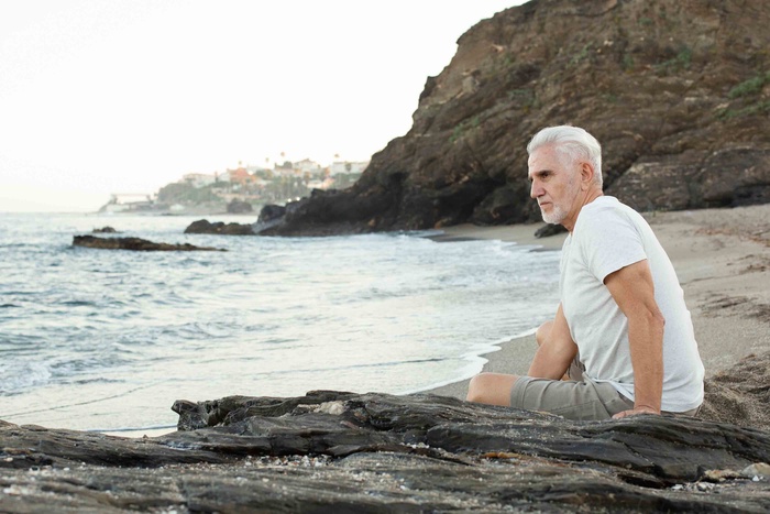 Silver Hair Men: Mature Confidence and Real-Life Dating Connections